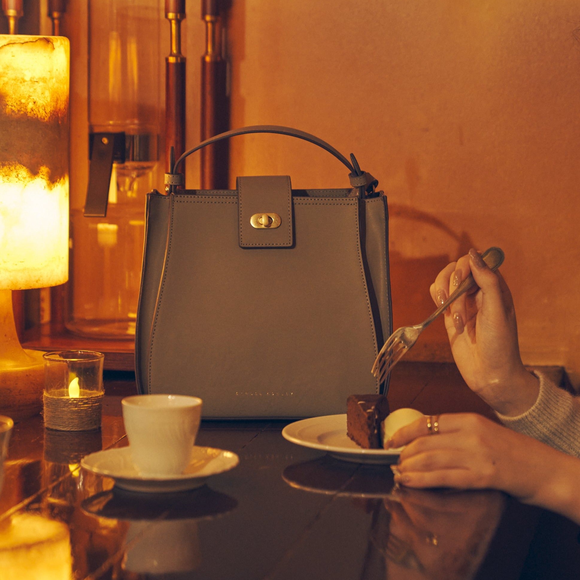 Athena-Taupe – Samuel Ashley Japan